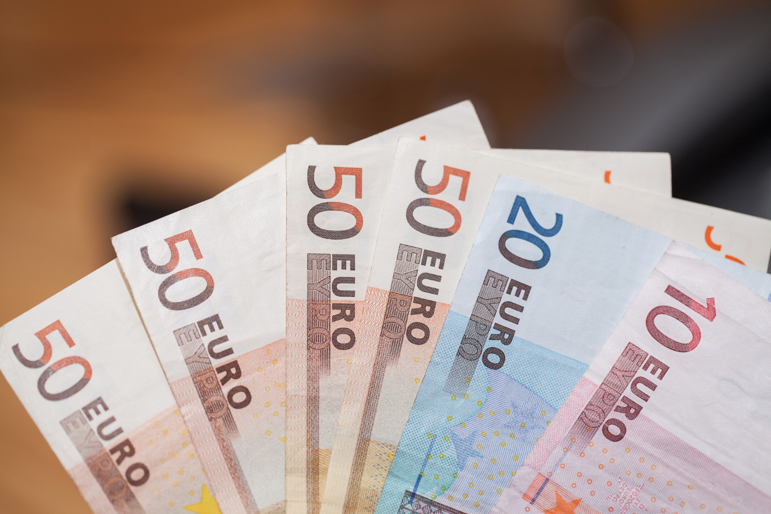 Επίδομα 300 ευρώ σε ανέργους - Πότε θα γίνουν οι πληρωμές