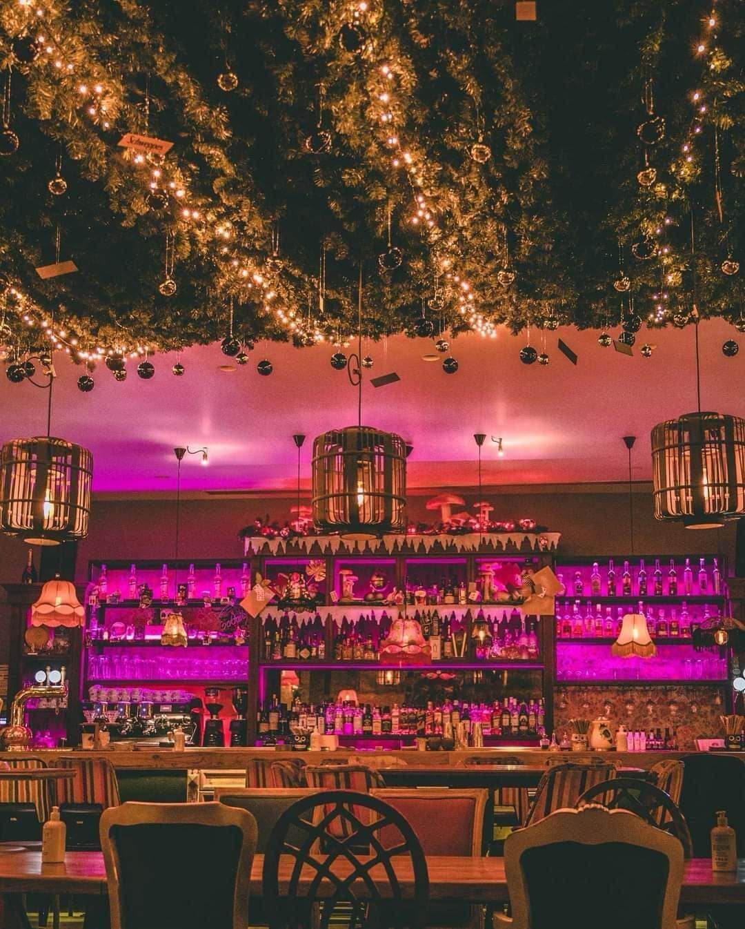 Mr. Peacock: Ένα εορταστικό hot-spot στο Χαλάνδρι - Foodlife.gr