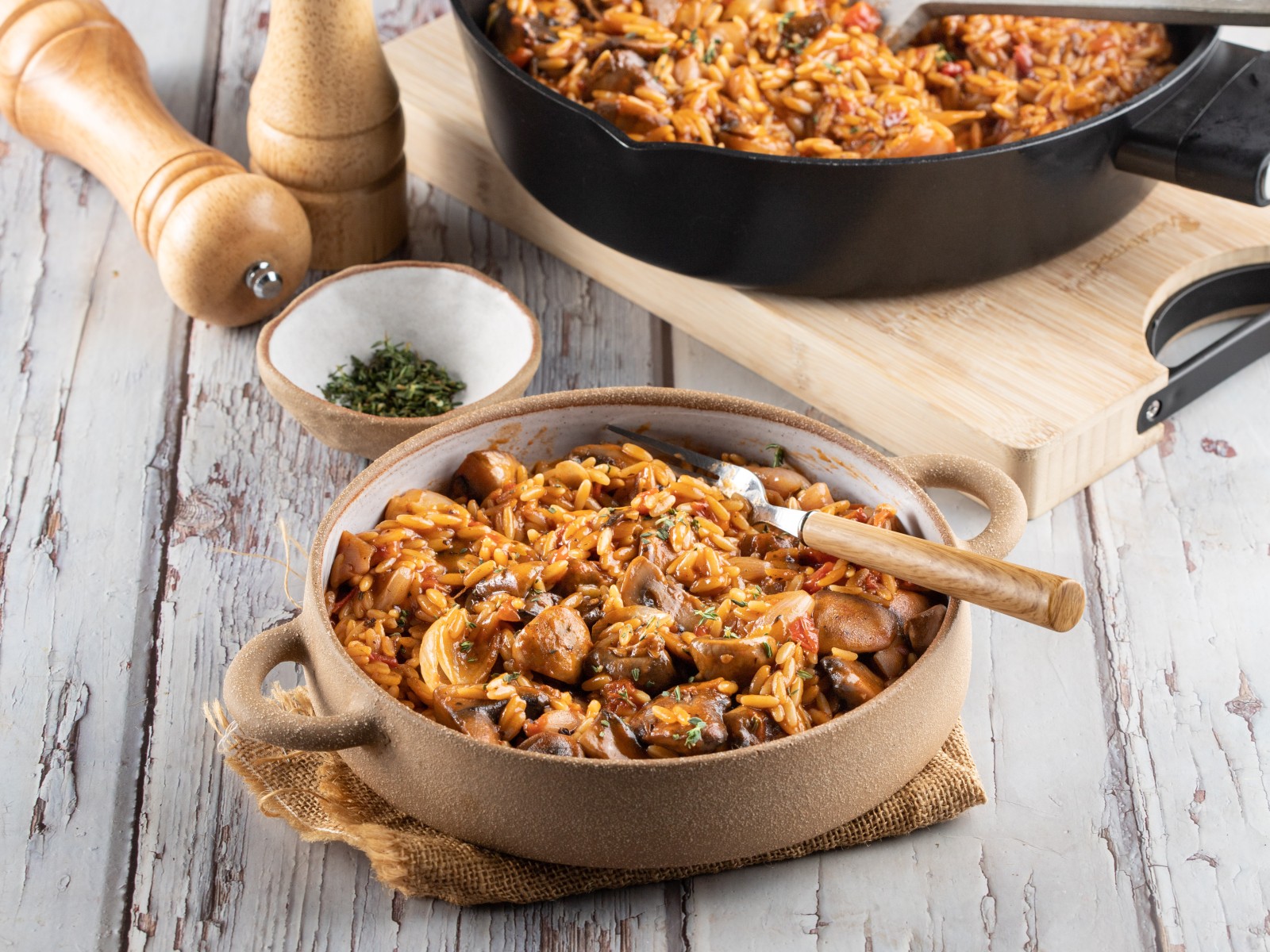 Συνταγή: Λαχταριστό και vegan γιουβέτσι μανιταριών - Foodlife.gr