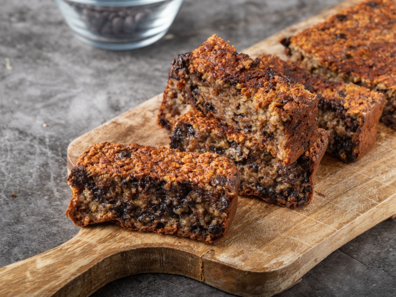 Συνταγή για ένα σούπερ υγιεινό γλυκό: Banana bread με βρώμη - Foodlife.gr