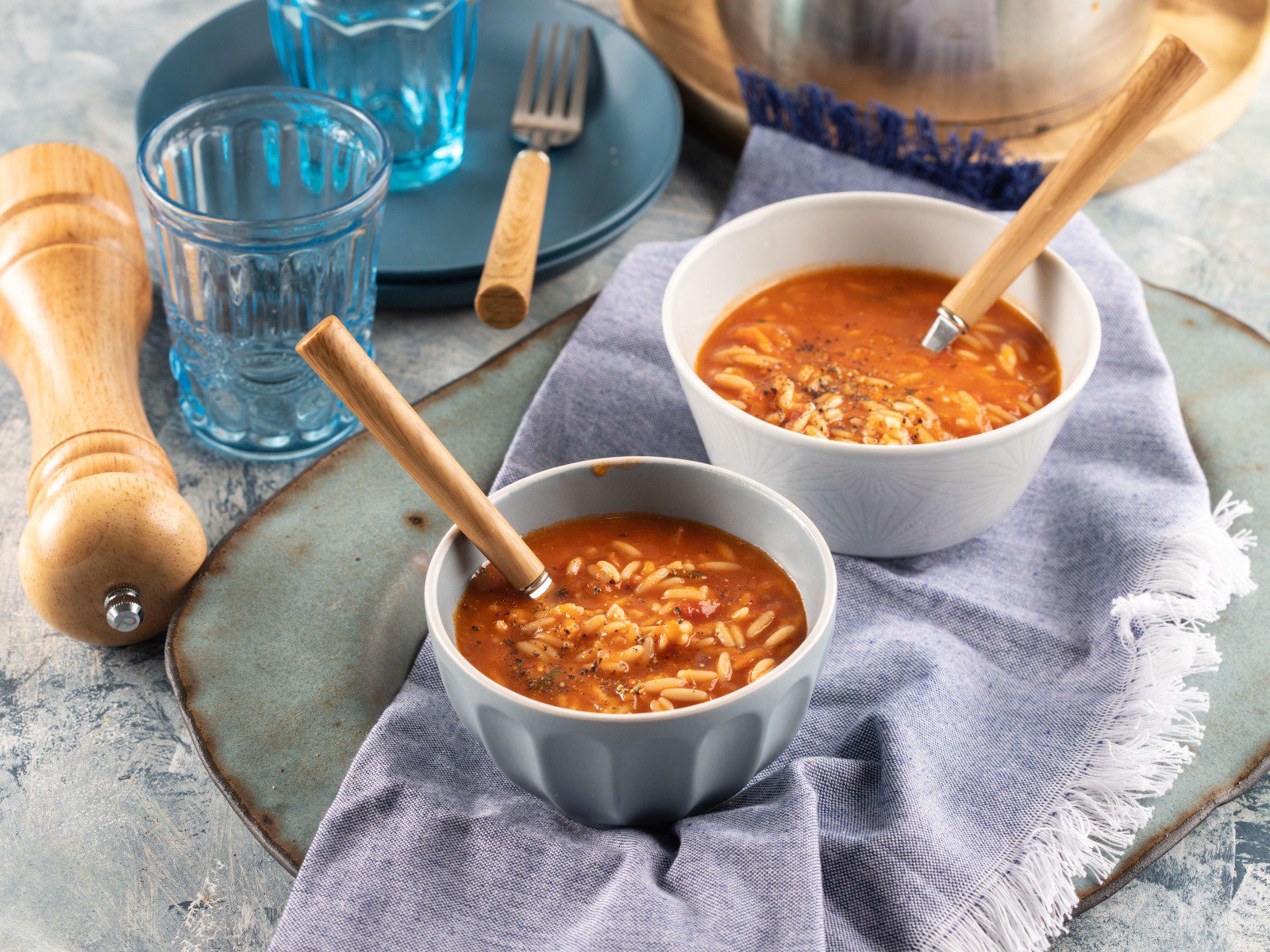 Συνταγή για vegan κοκκινιστή κριθαρόσουπα - Αχνιστή και λαχταριστή - Foodlife.gr