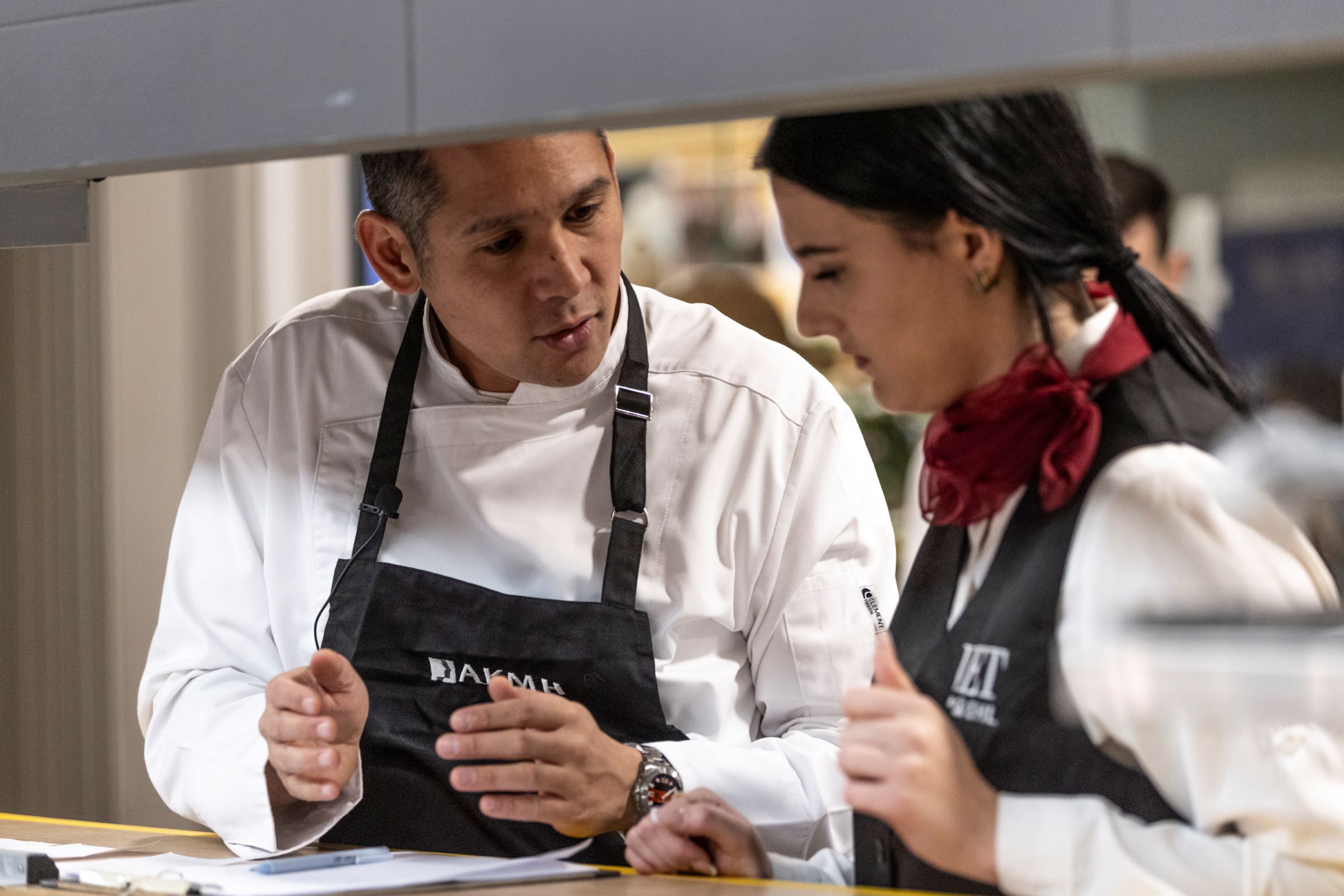 «Αντιμετωπίζοντας τις τροφικές αλλεργίες στο εστιατόριο» με τον Σωτήρη Κοντιζά - Foodlife.gr